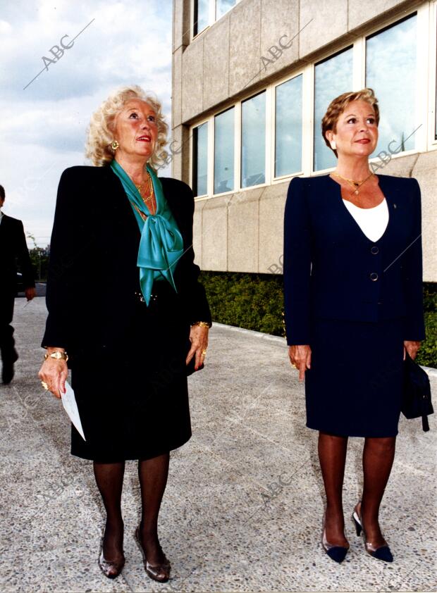 En la imagen, Lina Morgan con su hermana - Archivo ABC