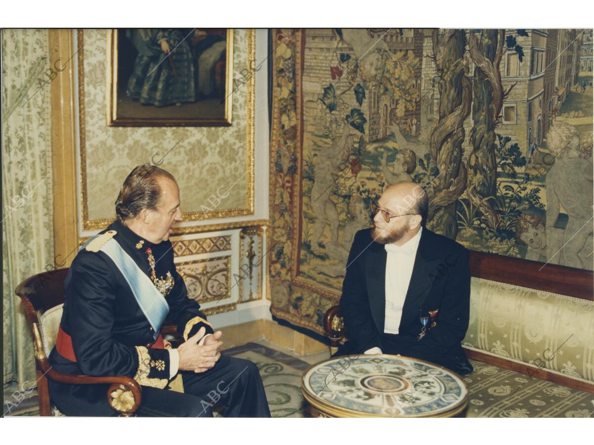 Pedro Vergés, embajador de la Republica Dominicana, presentando sus ...