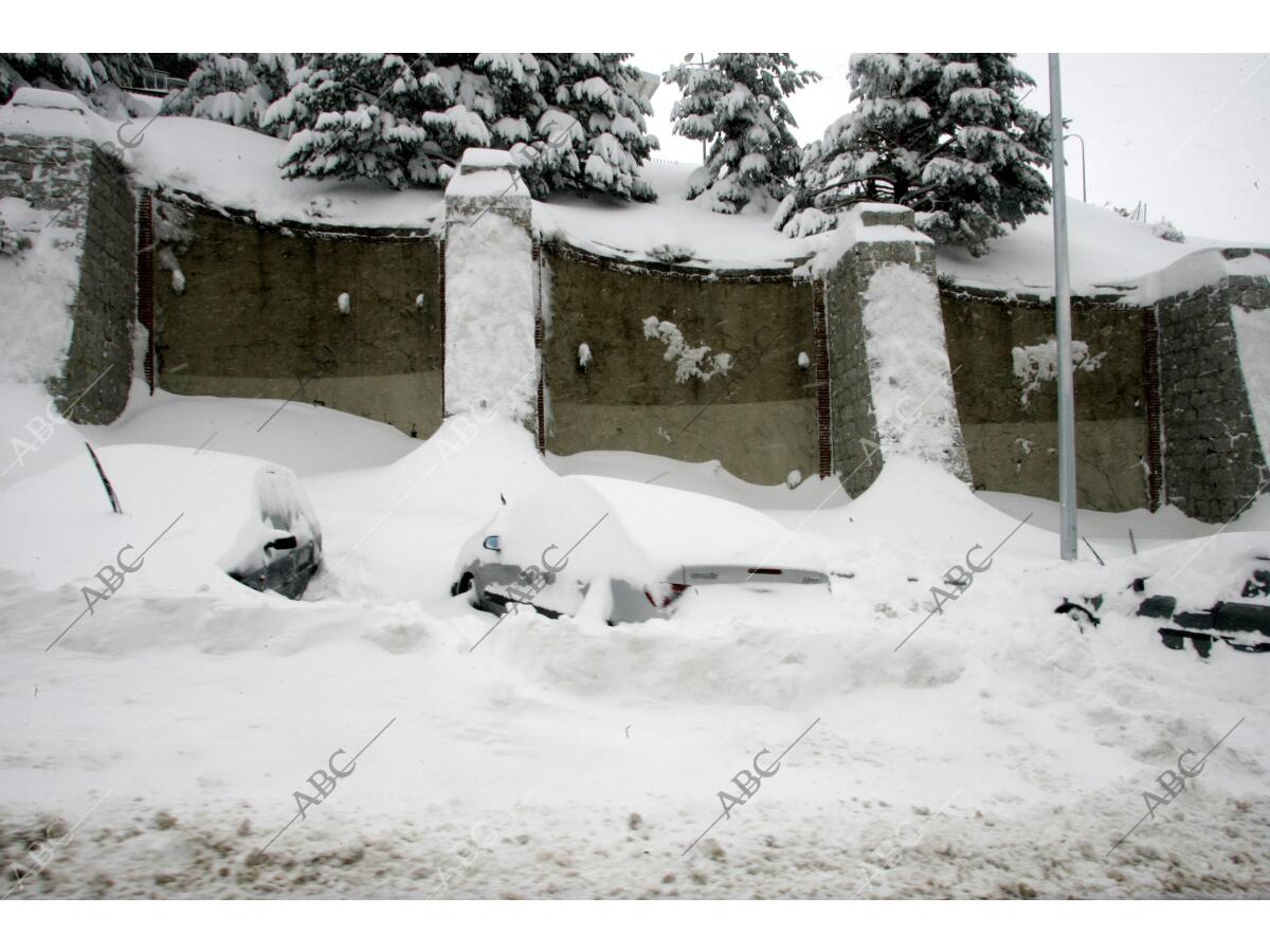 Imagenes de la Nevada Caida esta mañana sobre foto Jaime Garcia Archdc ...