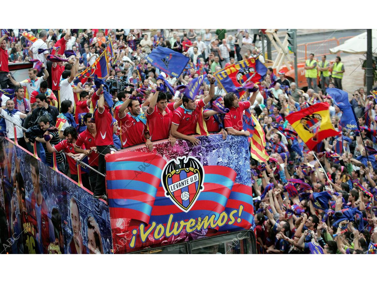 Celebración del ascenso a primera división del Levante C.F - Archivo ABC