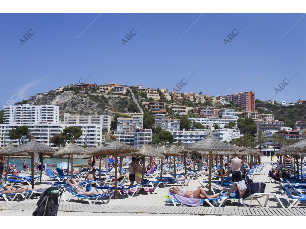 Playa de Santa Ponsa en el municipio de Calviá de Mallorca - Archivo ABC