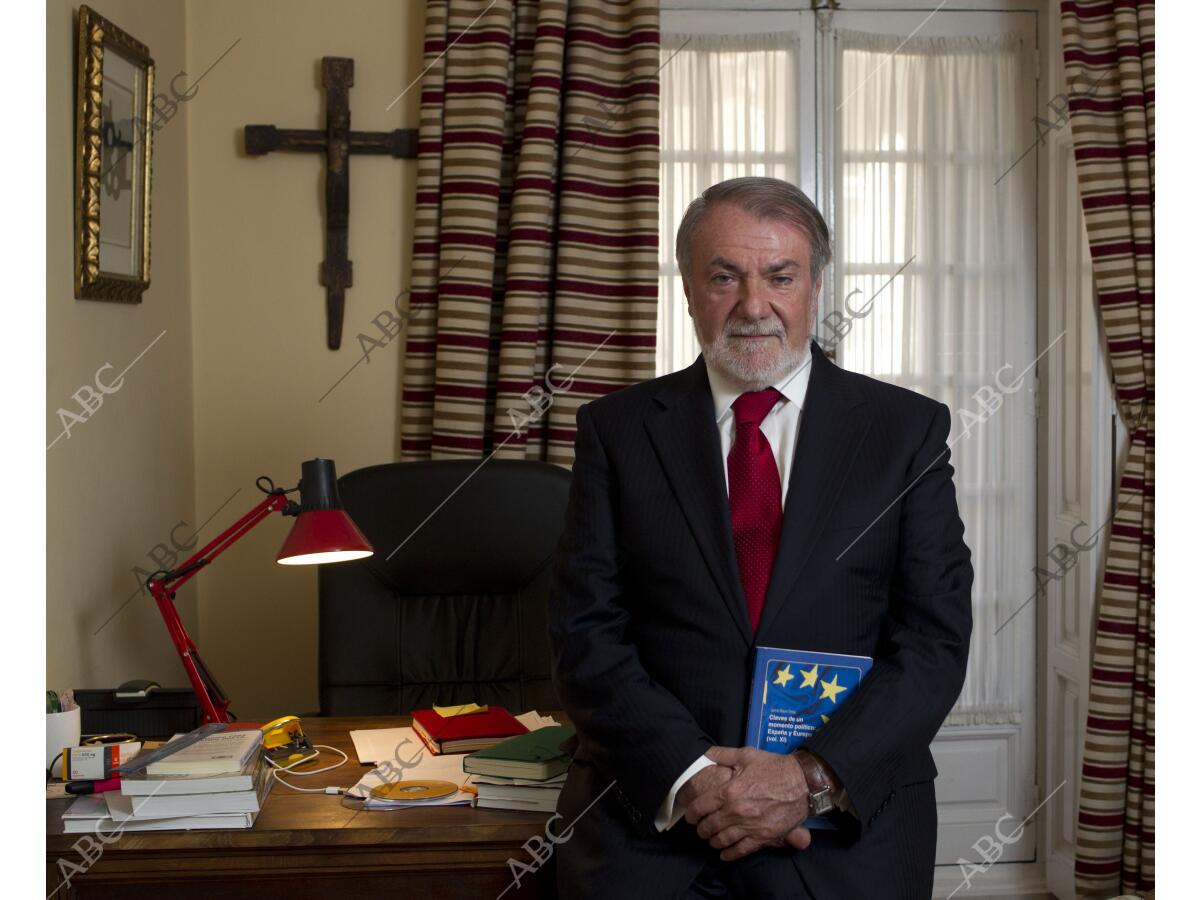 Entrevista Jaime mayor oreja Foto, Isabel Permuy Archdc - Archivo ABC