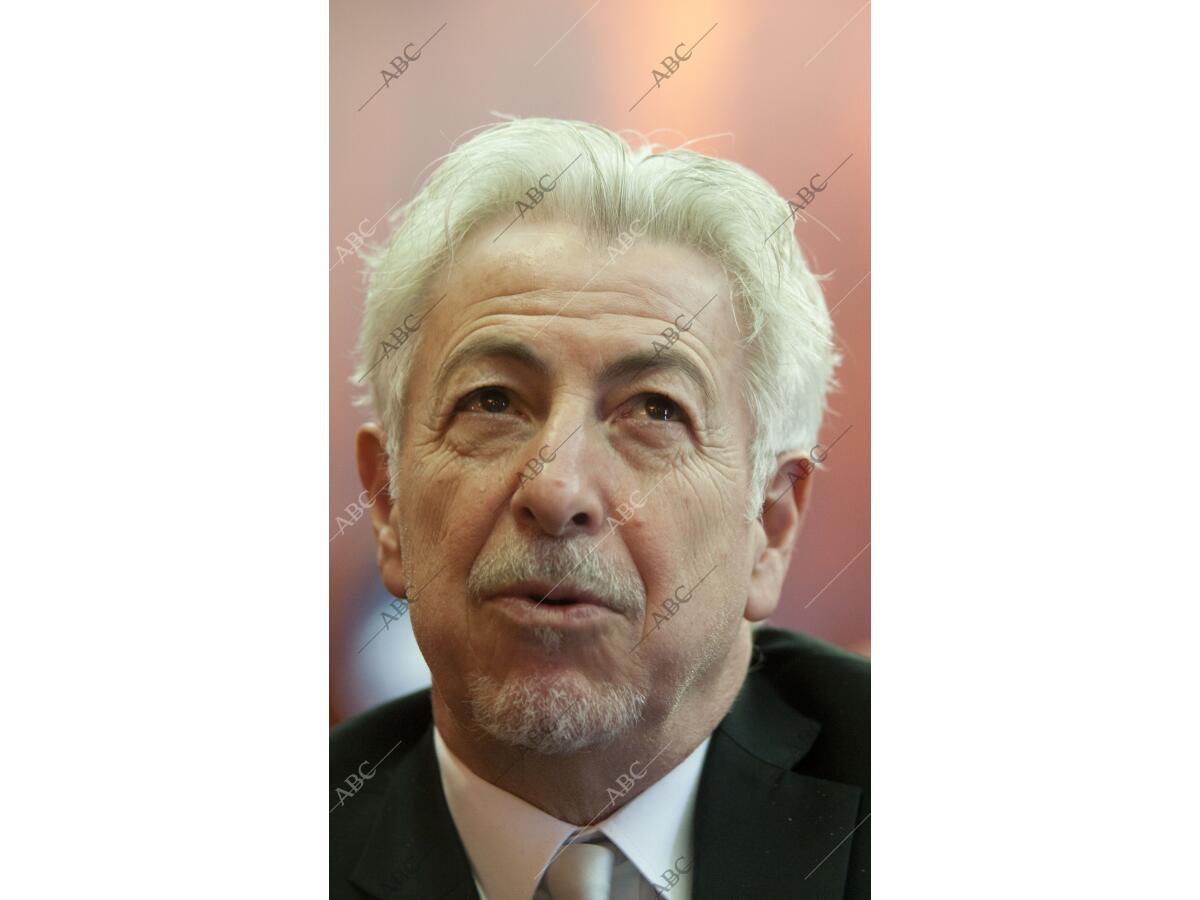 Entrevista al cientifico Oussama Khatib en la Fundacion BBVA - Archivo ABC