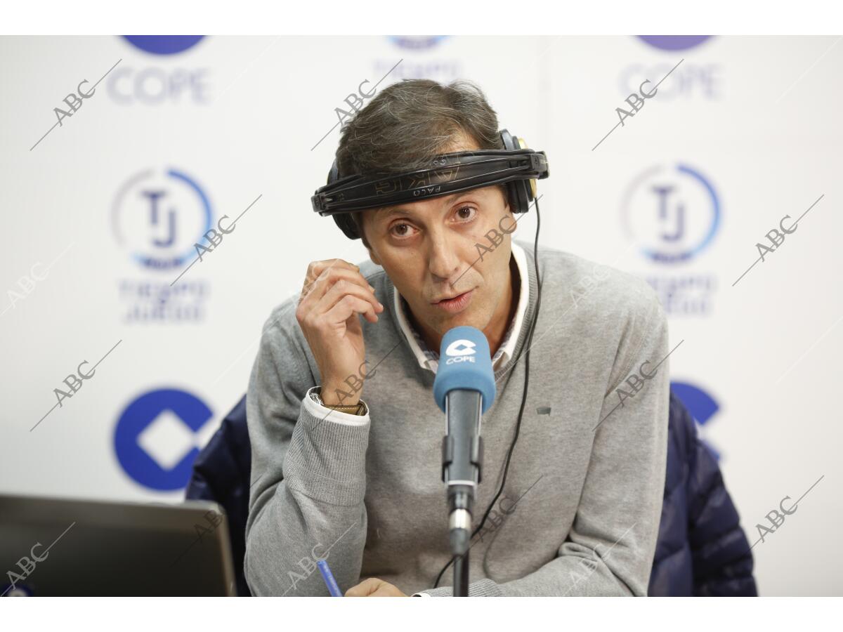 Vuelta de Paco Gonzalez A la Radio - Archivo ABC