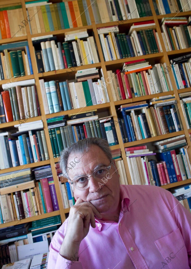 El poeta valenciano Jaime Siles - Archivo ABC