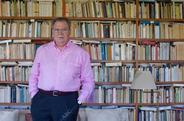 El poeta valenciano Jaime Siles - Archivo ABC