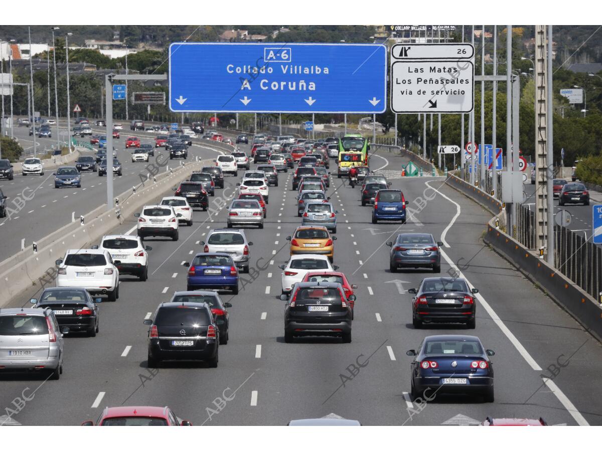 Atascos y retenciones de tráfico en la A6, dirección La Coruña, a la ...