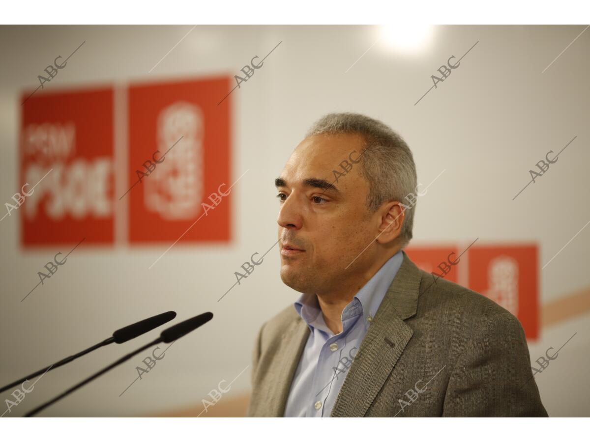 Rueda de prensa de Rafael Simancas - Archivo ABC