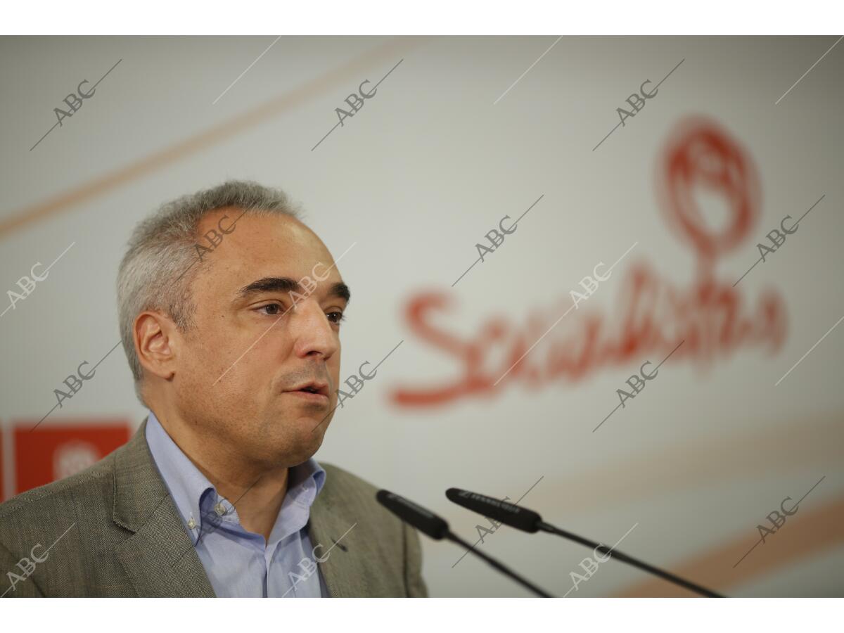 Rueda de prensa de Rafael Simancas - Archivo ABC