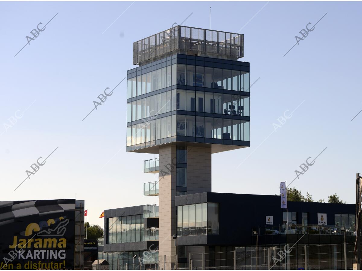 Nueva torre en el circuito del Jarama - Archivo ABC