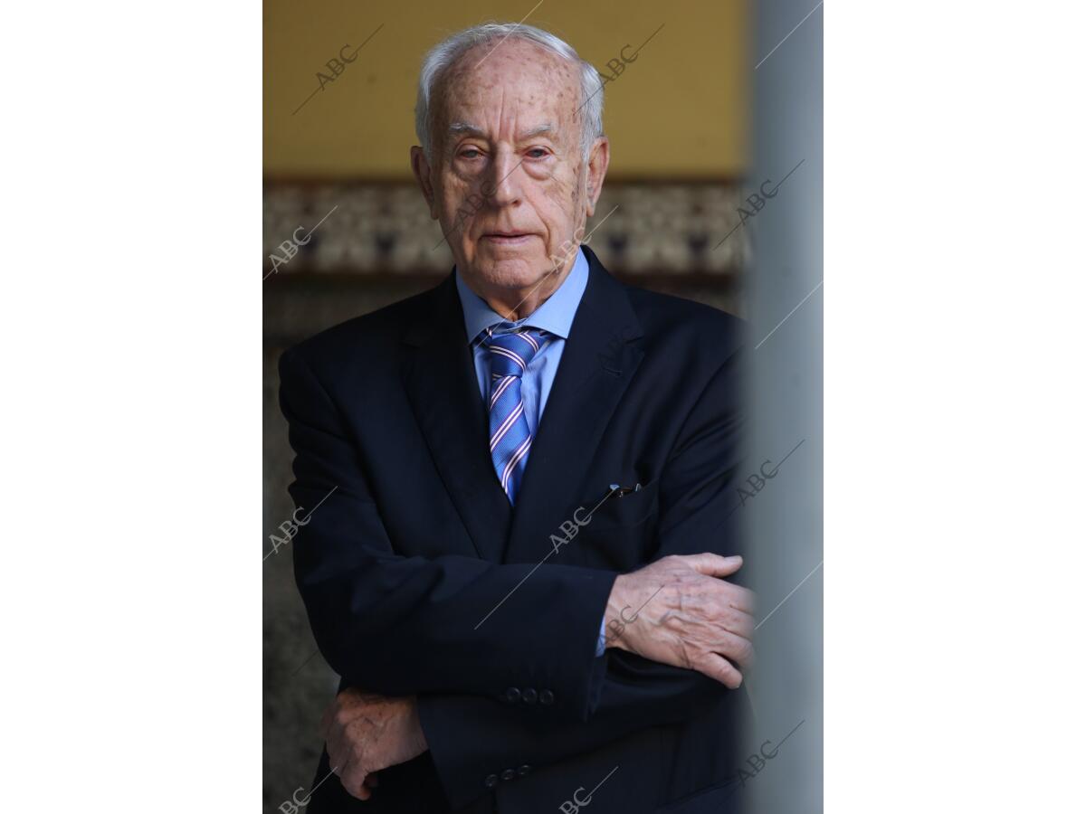 Entrevista al doctor Antonio garrido Lestache - Archivo ABC