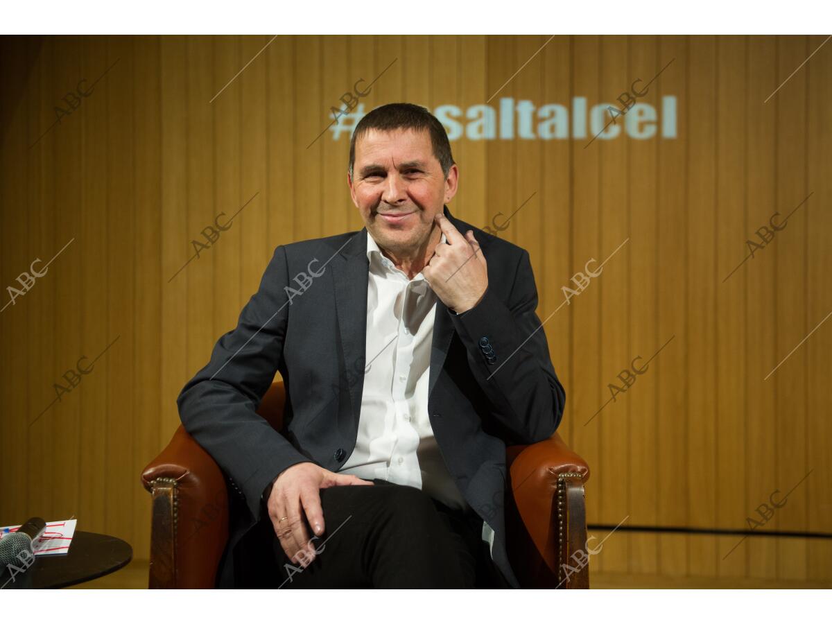 Conferencia de Arnaldo Otegi en el Ateneo de Barcelona - Archivo ABC