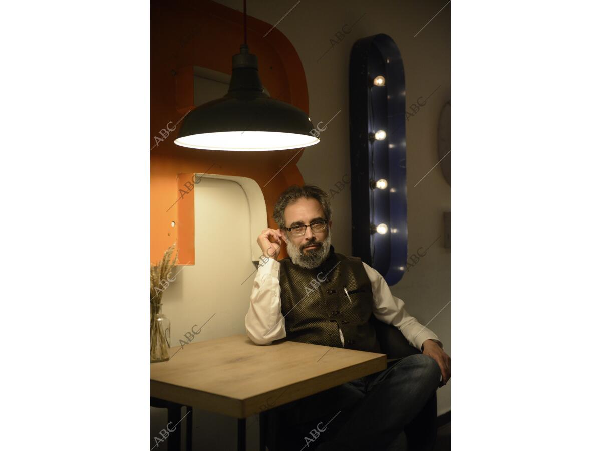 Entrevista al escritor Joydeep Roy Bhattacharya - Archivo ABC