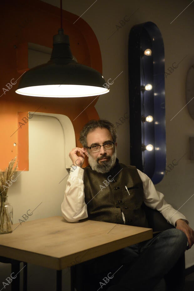 Entrevista al escritor Joydeep Roy Bhattacharya - Archivo ABC