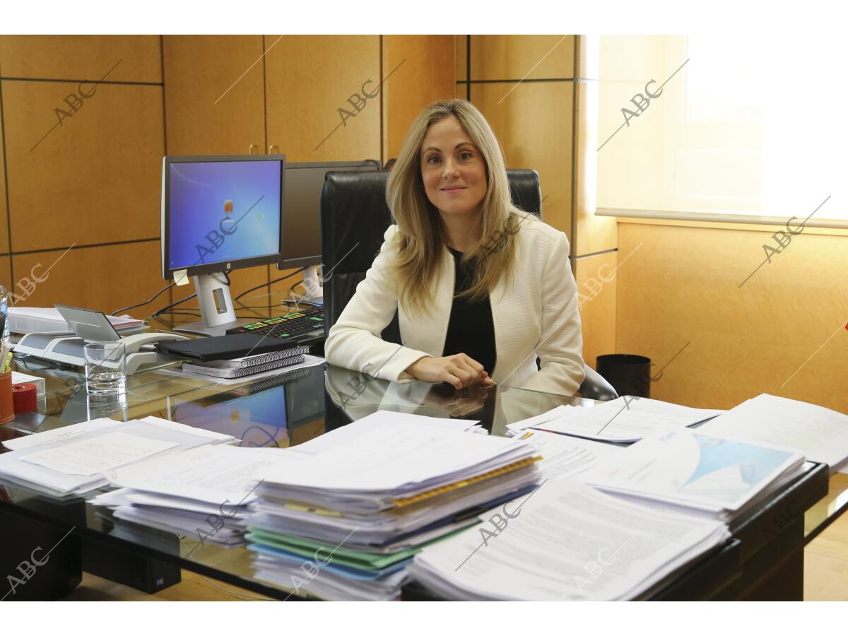 Entrevista con la directora general del Tesoro Público y política ...