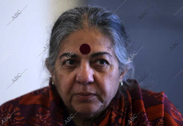 Entrevista con la activista indú Vandana Shiva - Archivo ABC