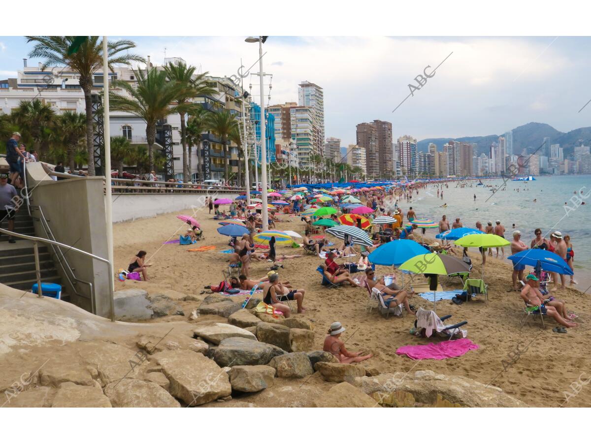 Benidorm (Alicante), 29/06/2018. Playa de levante en Benidorm - Archivo ABC