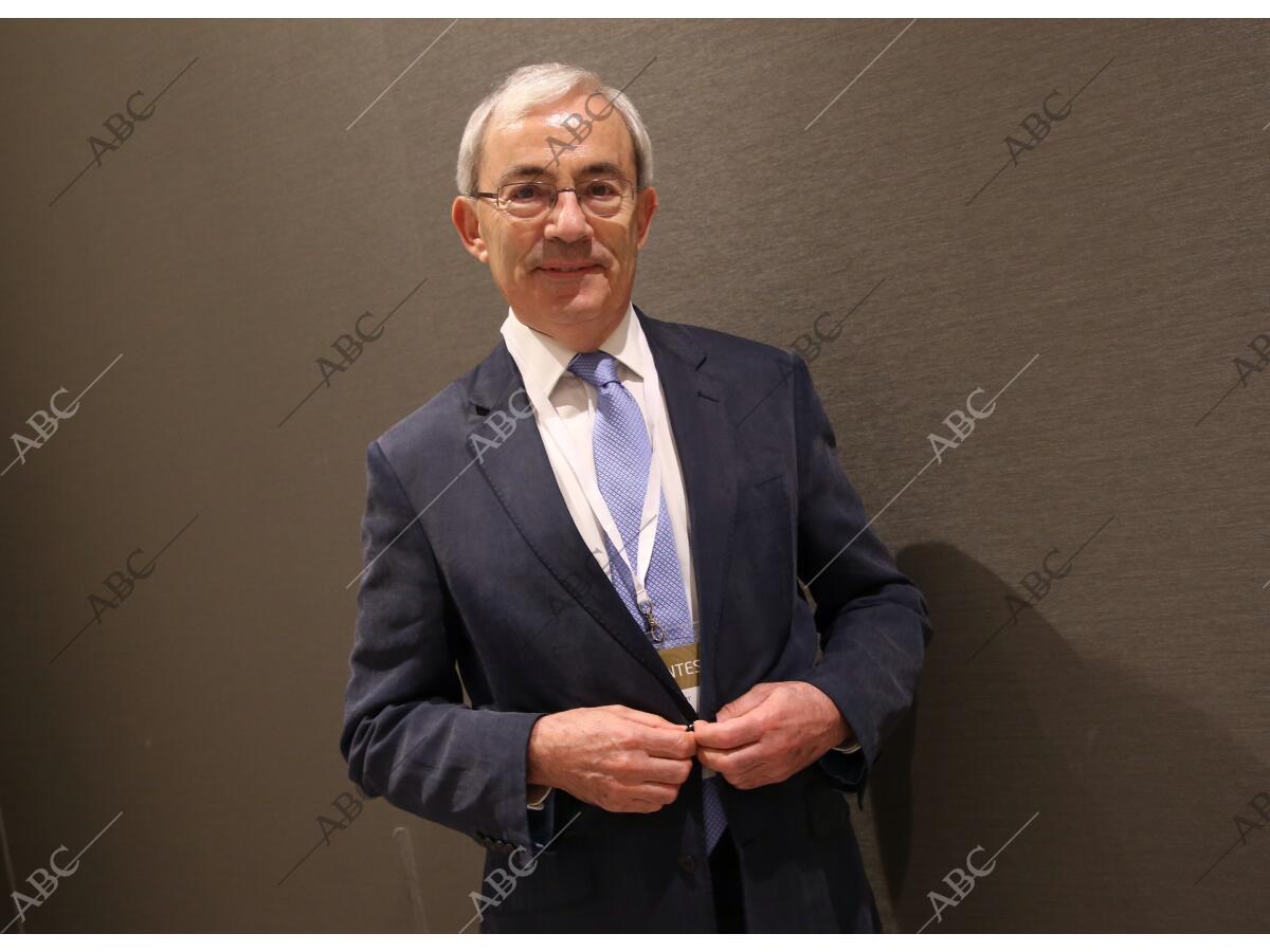 Entrevista a Christopher Pissarides, Nobel de Economía, tras intervenir ...