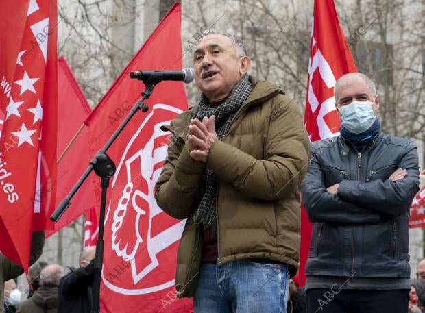 Unai Sordo (CC.OO.) y Pepe Álvarez (UGT) se concentran en las puertas ... Unai Sordo (CC.OO.) y Pepe Álvarez (UGT) se concentran en las puertas ...