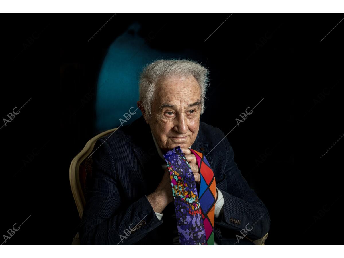 Entrevista al periodista José María Carrascal por su 90 cumpleaños ...