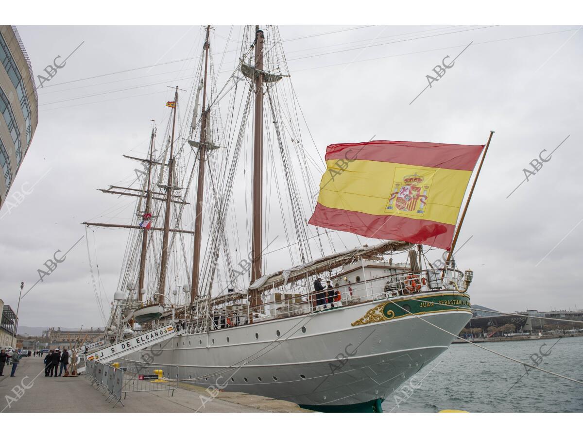 Reportaje del barco Juan Sebastián de Elcano en el puerto de Barcelona ...