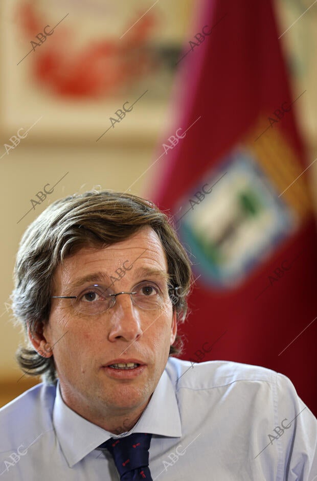 Entrevista con el alcalde de Madrid, José Luis Martínez Almeida ...