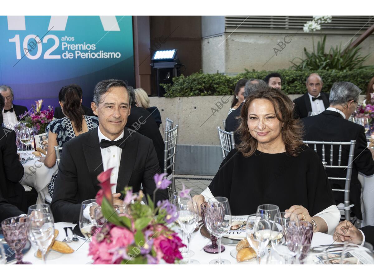 En la imagen, Javier Goñí del Cacho posa junto a Marta Álvarez ...