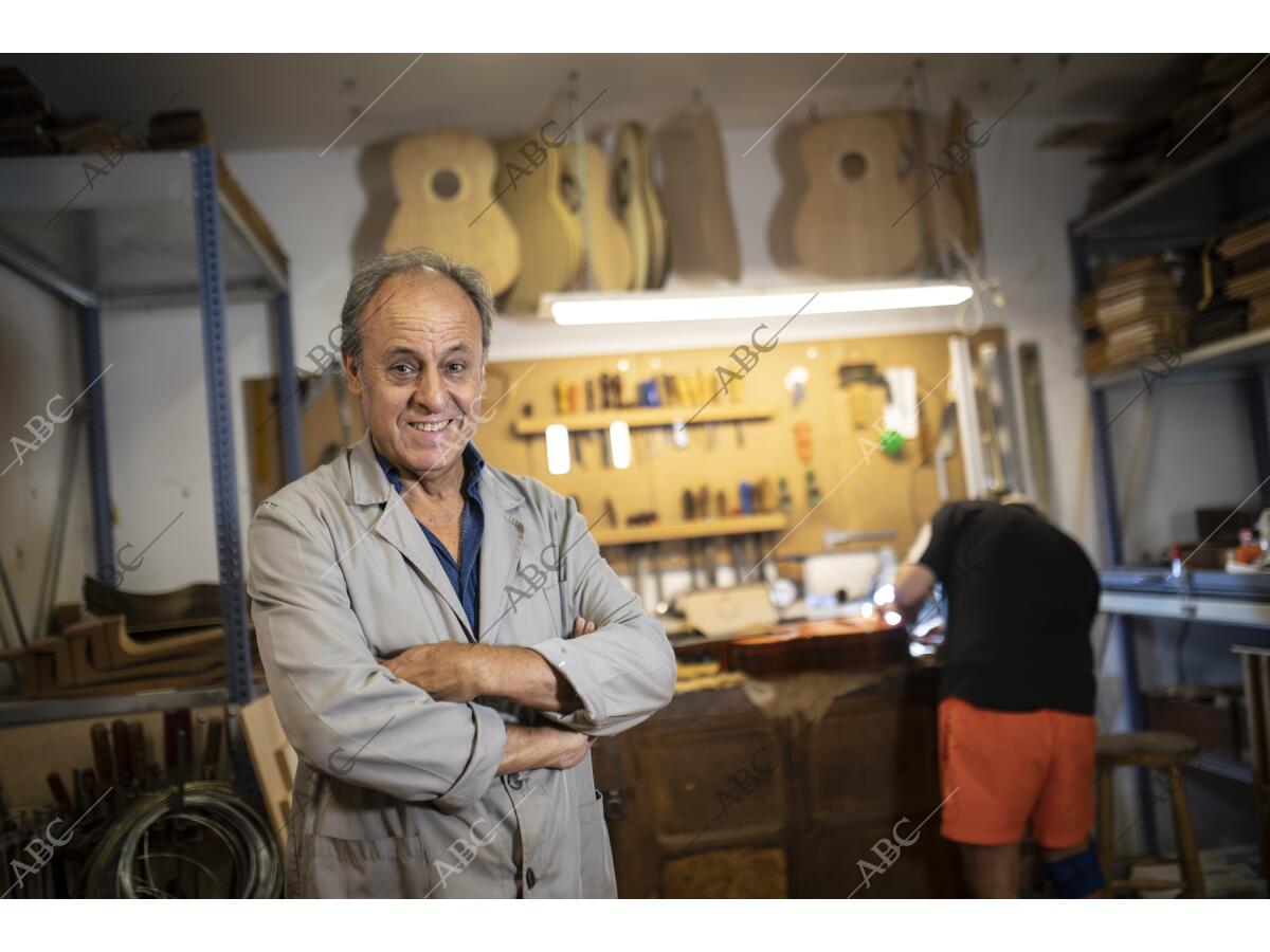 Felipe Conde, Luthier - Archivo ABC