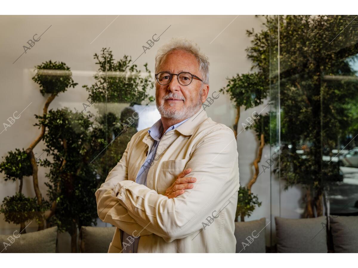 Entrevista al escritor Héctor abad Faciolince - Archivo ABC