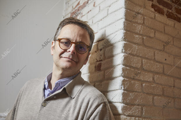 Retratos Posados A Juan Claudio de Ramón, ganador del Iii premio de ...