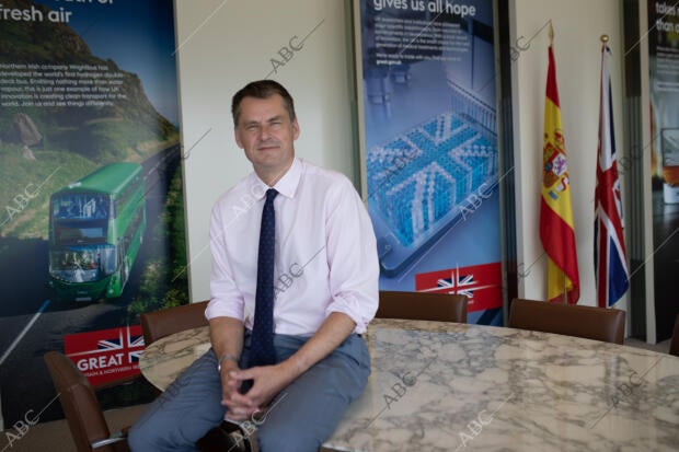 Hugh Elliott, embajador del Reino Unido en España en la embajada ...