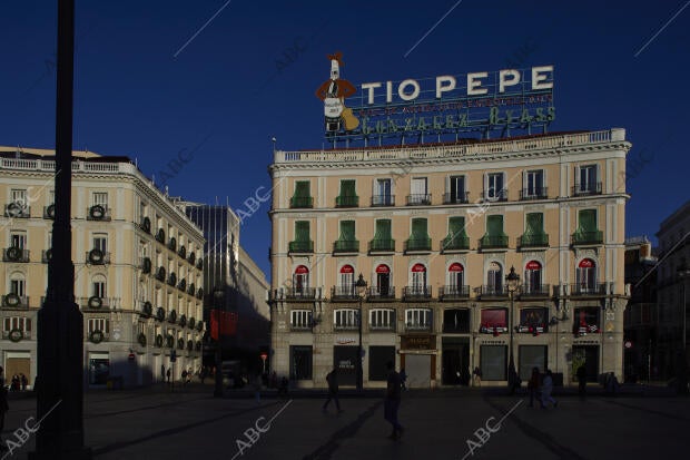 Puerta del Sol. Cartel de tío Pepe - Archivo ABC