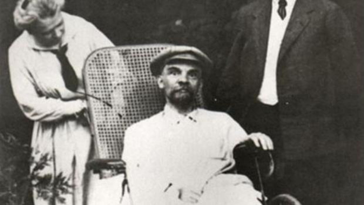 La misteriosa y agonizante enfermedad de Lenin: el muñeco animado de Stalin