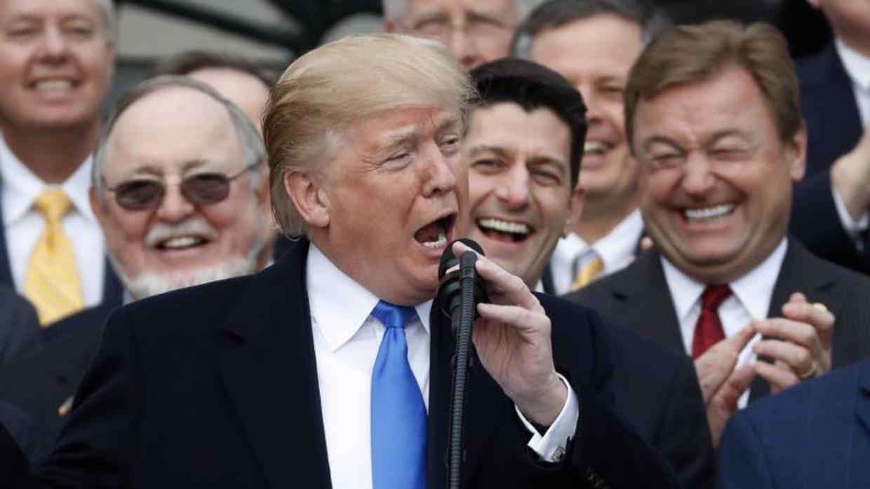 Trump celebra su plan fiscal, pero crecen las dudas sobre el déficit