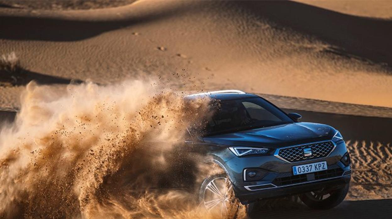 Trucos para ir en coche por la arena y superar las dunas sin quedarte ...