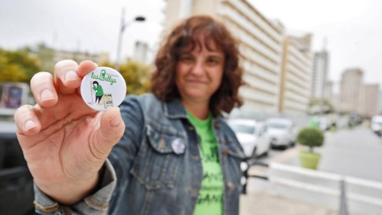 Ser «kelly» en Benidorm: «Llegan de borrachera, rompen cosas y tienes ...