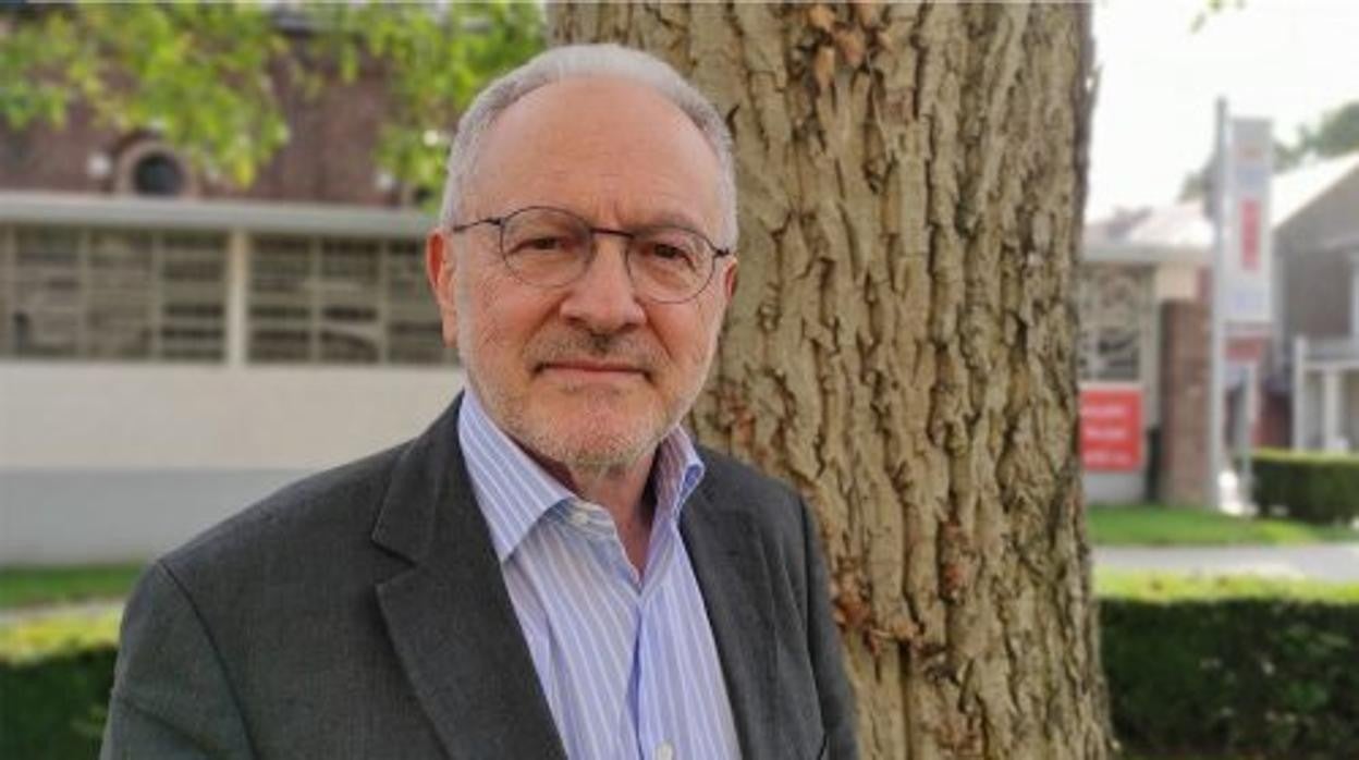 «Seguirá habiendo oleadas hasta que encontremos un tratamiento»