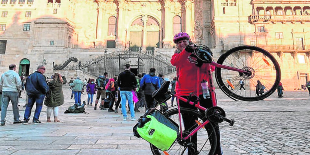 Raquel Topal, la peregrina que pedalea por los niños de Venezuela