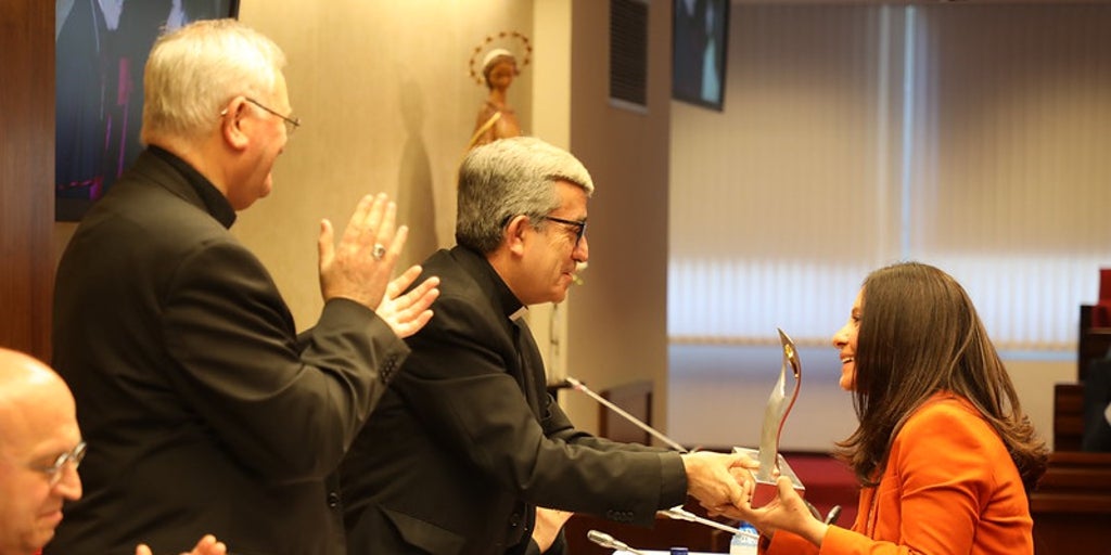 Laura Daniele y la Fundación CEU entre los premiados por la Conferencia ...