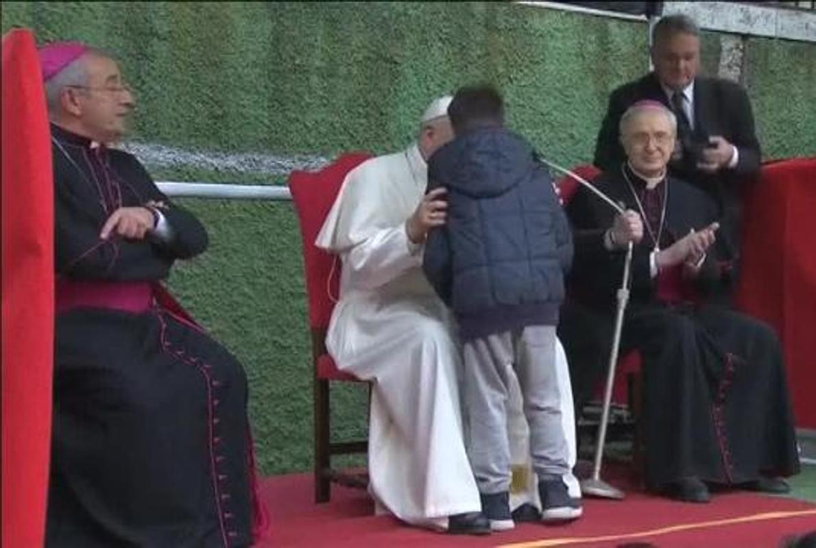 Así respondió el Papa Francisco a un niño preocupado por si su padre ateo estaba en el cielo